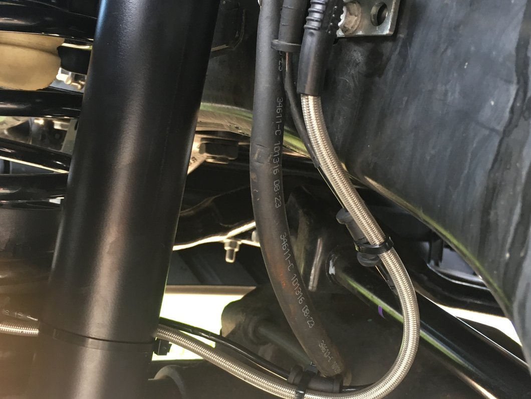 Mammoth Front Brake Line Extensions (07-18 Jeep Wrangler JK) | Mammoth